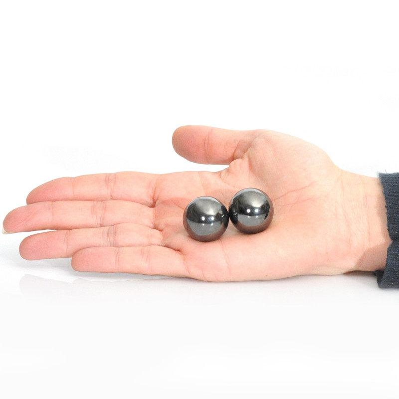 Magnetic hematite therapy balls - Auris